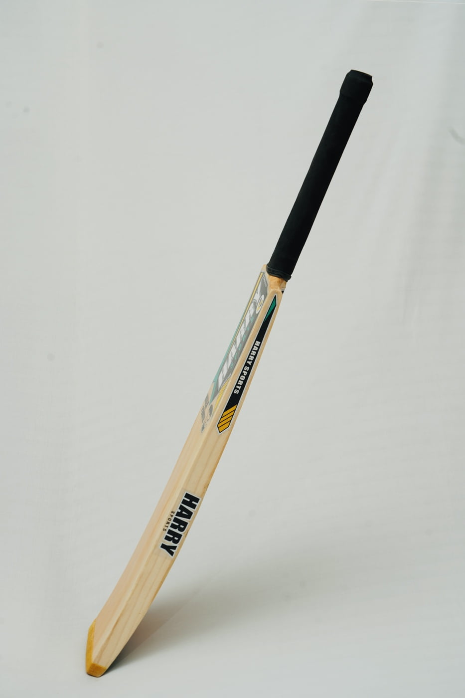 Lightweight Cricket Bat for Soft Tennis Ball